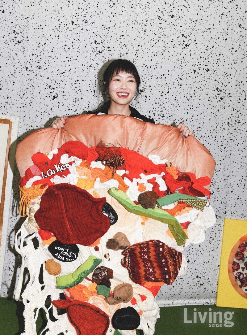 폐의류에 숨결을 불어넣는 김은하 작가